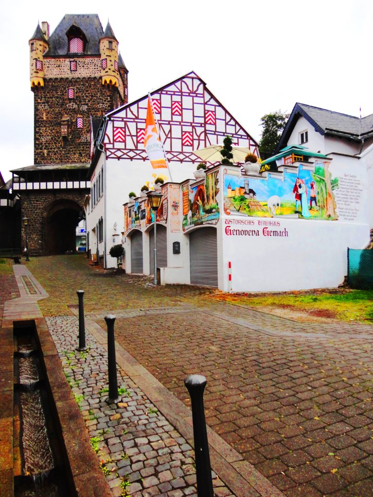 Genoveva Gemach: Video MayenStehbach-Umgebung – News and Events ...